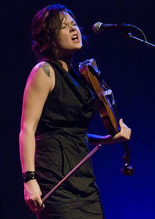 Tania Elizabeth Photo - May 2011